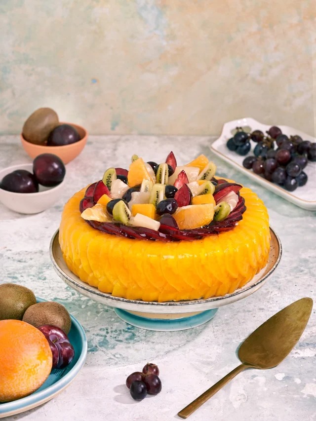 Classic Fruit Cake Flowrista Your Best Way To Same Day Flowers Delivery Online